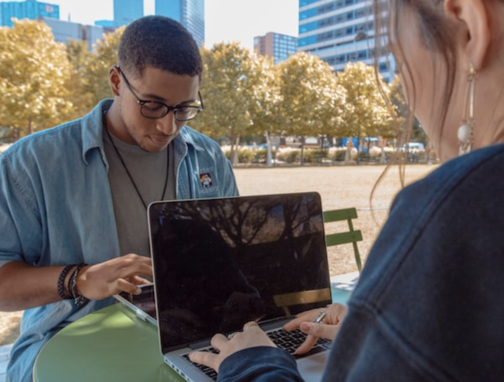 How To Spend Time With Friends Without Sacrificing Your Studies ...